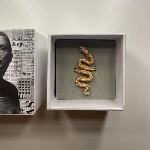 Taylor Swift | Jewelry | Authentic Gold Taylor Swift Snake Ring | Poshmark